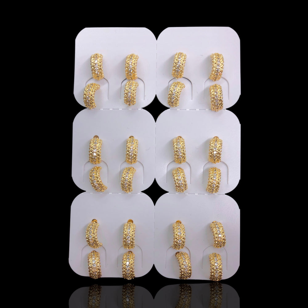 Oro Laminado Half Moon Arc Stud Earrings (Pack of 12) | KUANIA